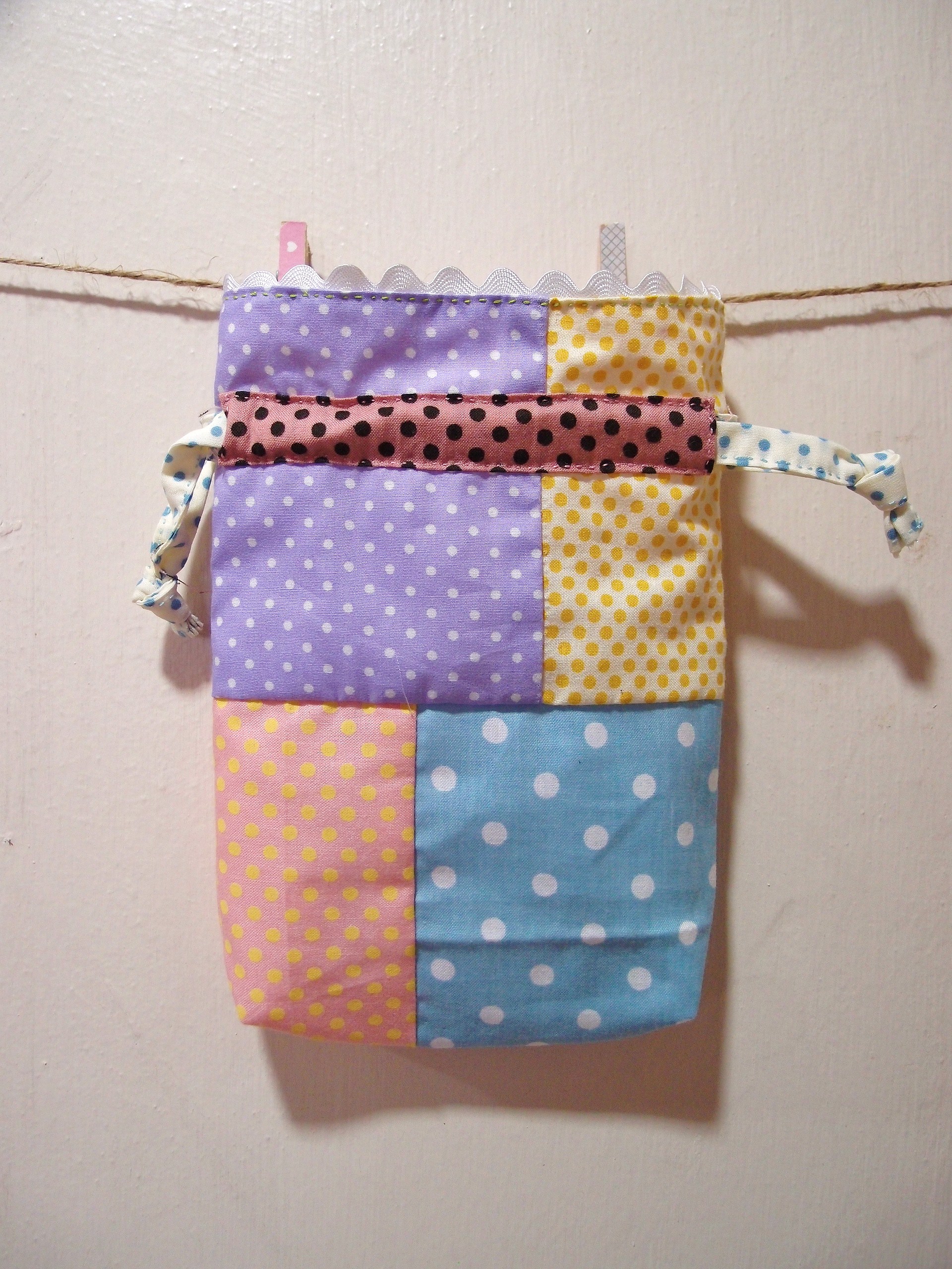 Pastel Drawstring Pouch ( Pastel Polka Dots ) on Luulla
